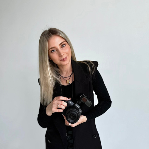About Anna Yavich - Ukrainian Photographer in Durham Region